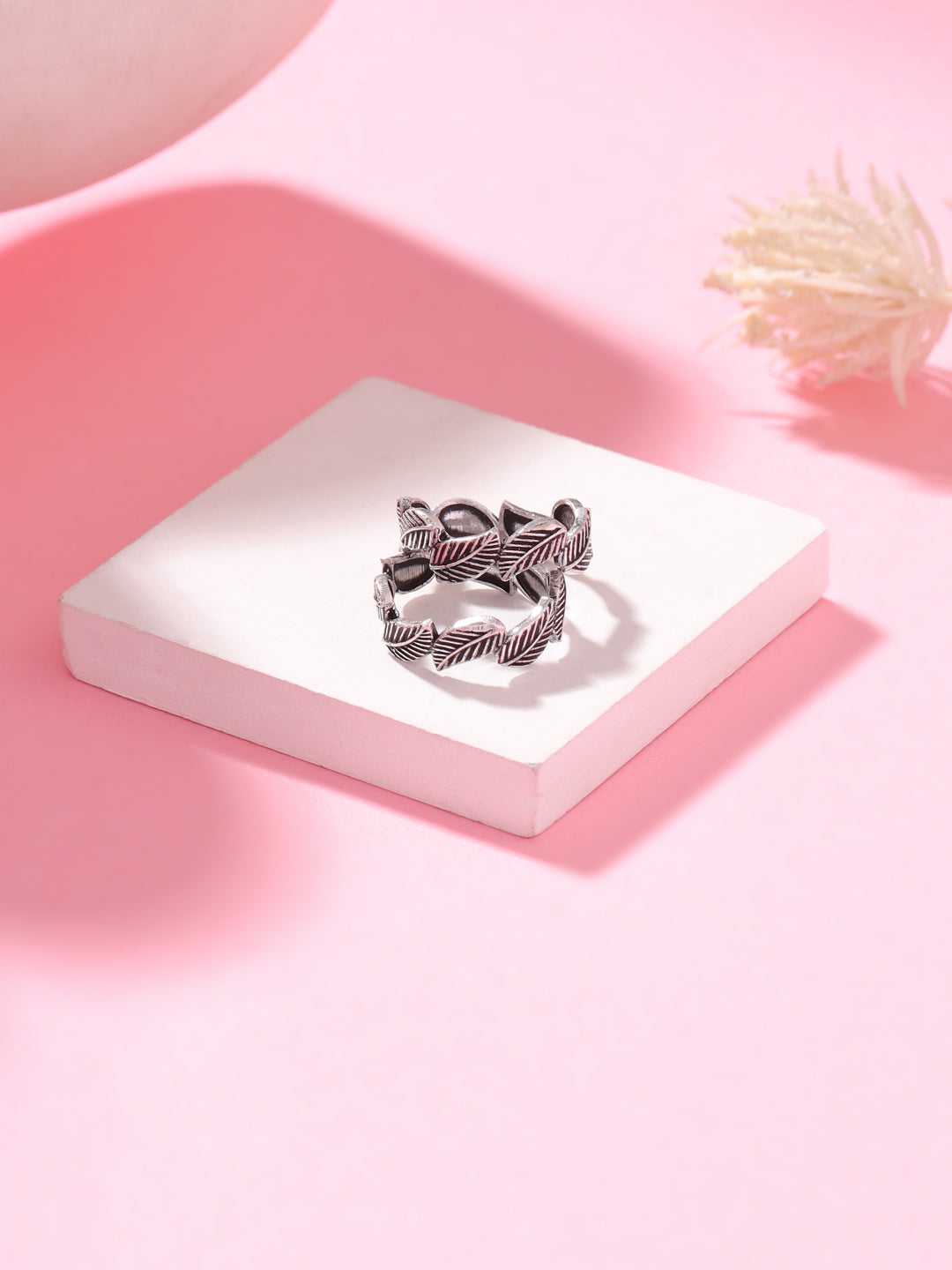 Interwoven Leaves Toe Ring | Nature-Inspired | Kicky & Perky